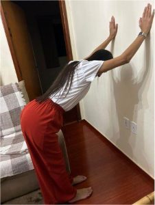 Correção da corcunda: veja 5 exercícios para fazer EM CASA